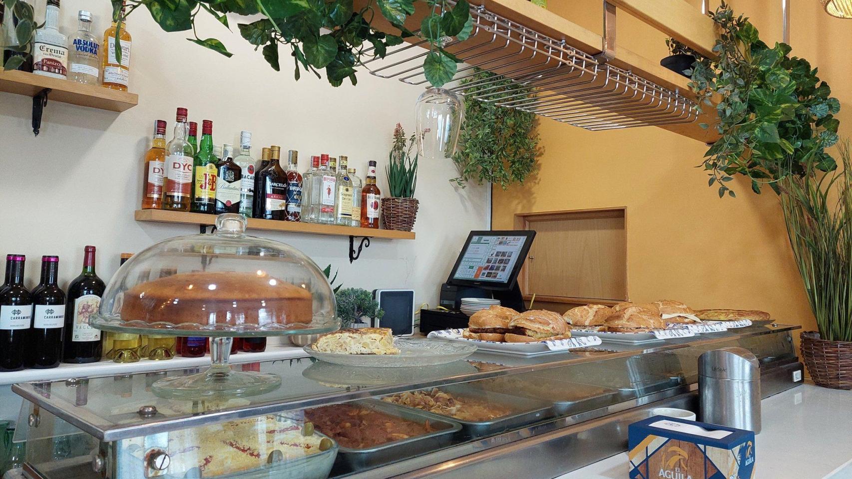 La intrépida familia que reabre el bar de un pueblo vallisoletano ...