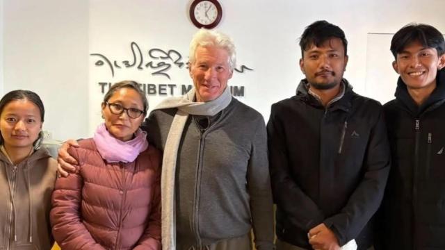 El plan en solitario de Richard Gere a 8.000 kilómetros de Madrid, con ... El plan en solitario de Richard Gere a 8.000 kilómetros de Madrid, con ...
