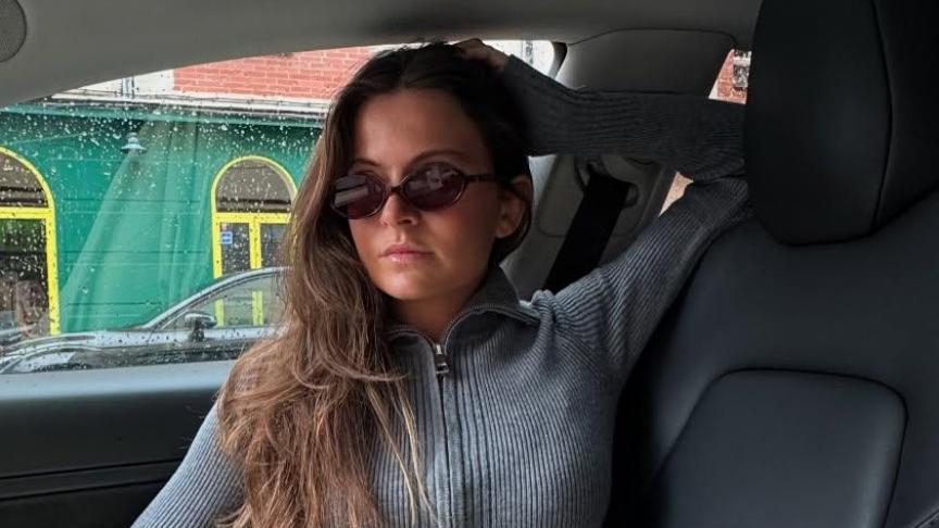 Bea Gimeno se suma a la 'sporty trend' y combina una chaqueta con ...
