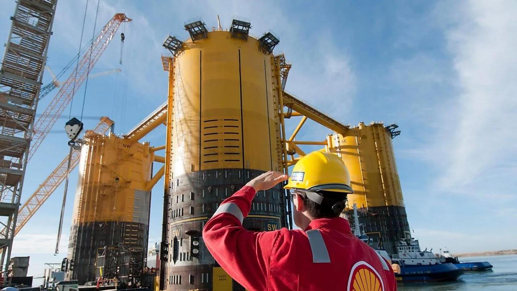 Shell eleva su meta de reducción de costes y la apuesta por el GNL (gas ...