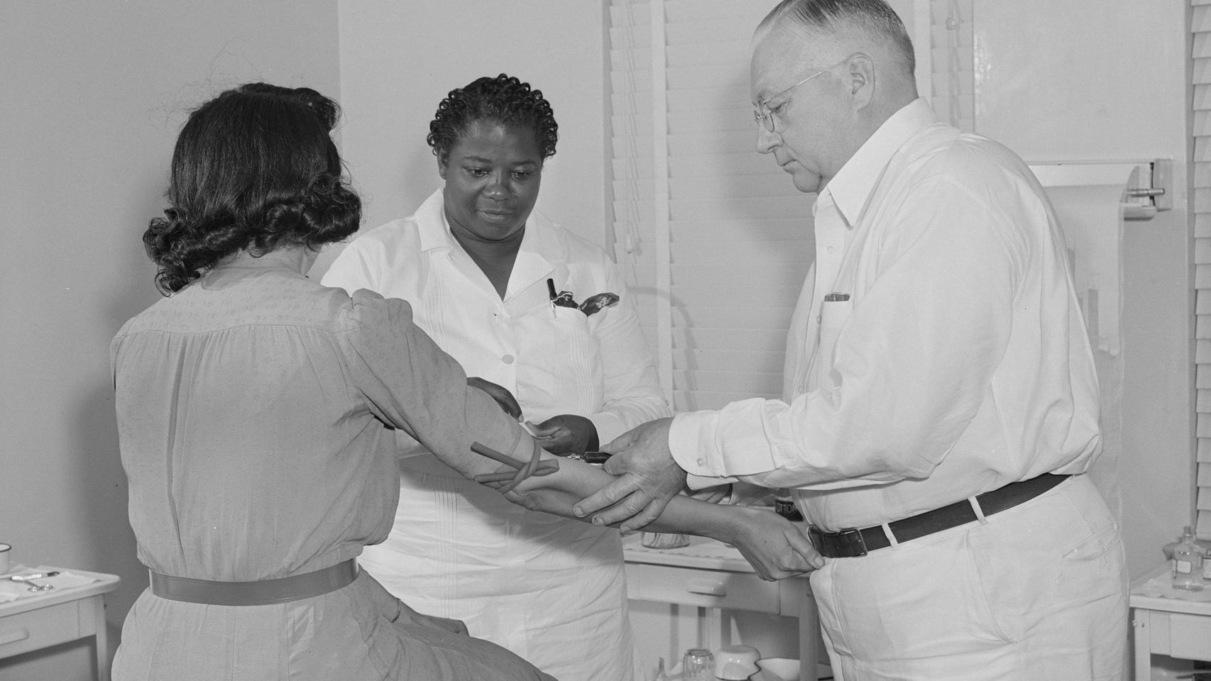 El atroz experimento del médico John Charles Cutler: infectó de sífilis ...