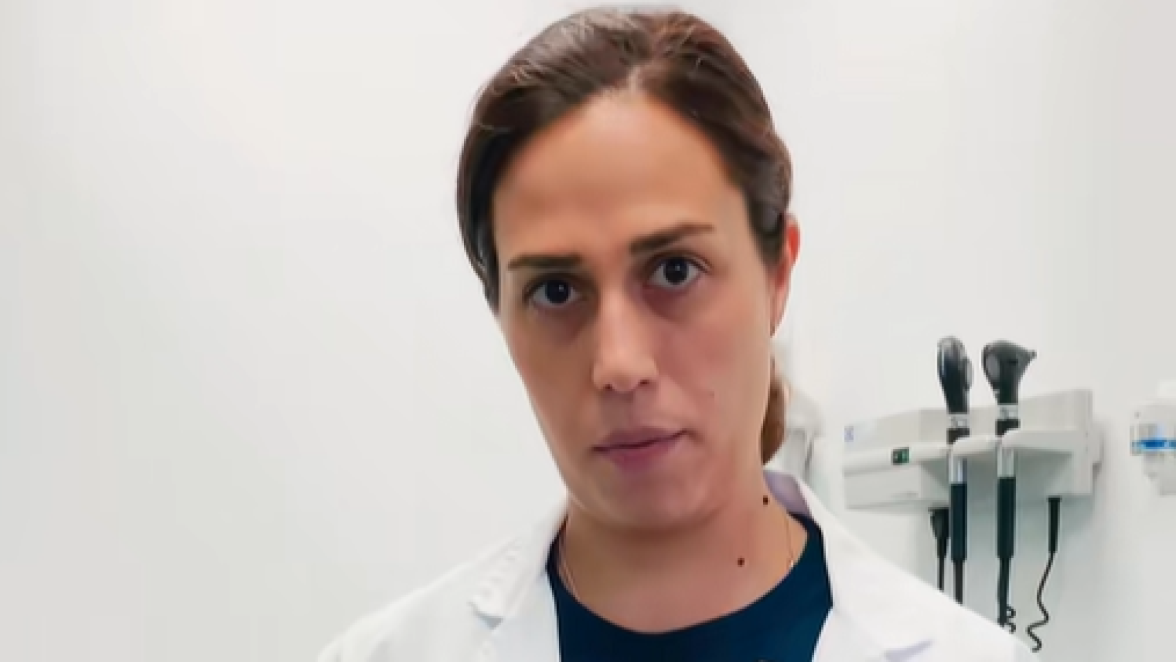 Amara Aladel, médica: "Si miras el móvil antes de dormir en España, es ...