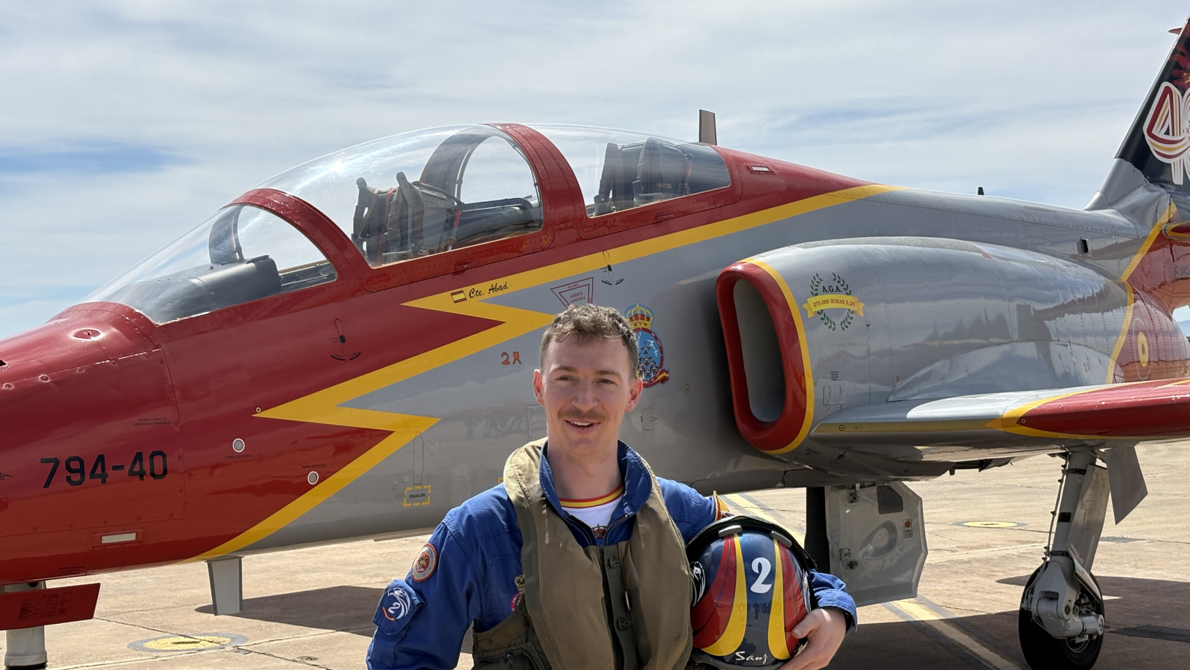 Adiós al C-101 de la Patrulla Águila, desde el aire: así se vive la despedida del icónico caza ...
