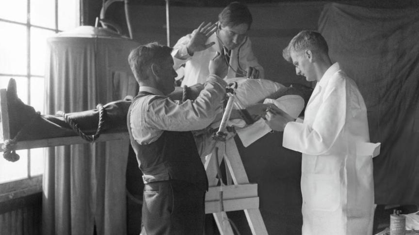 Los macabros experimentos de Robert Cornish "el Reanimador", el ...