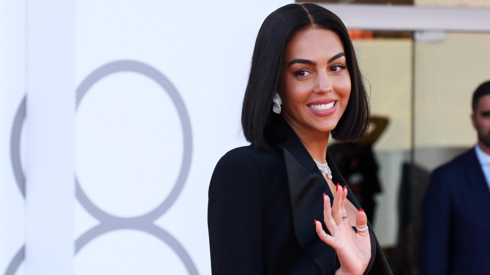 Así es el reloj que Georgina Rodríguez muestra junto a un anillo de ...