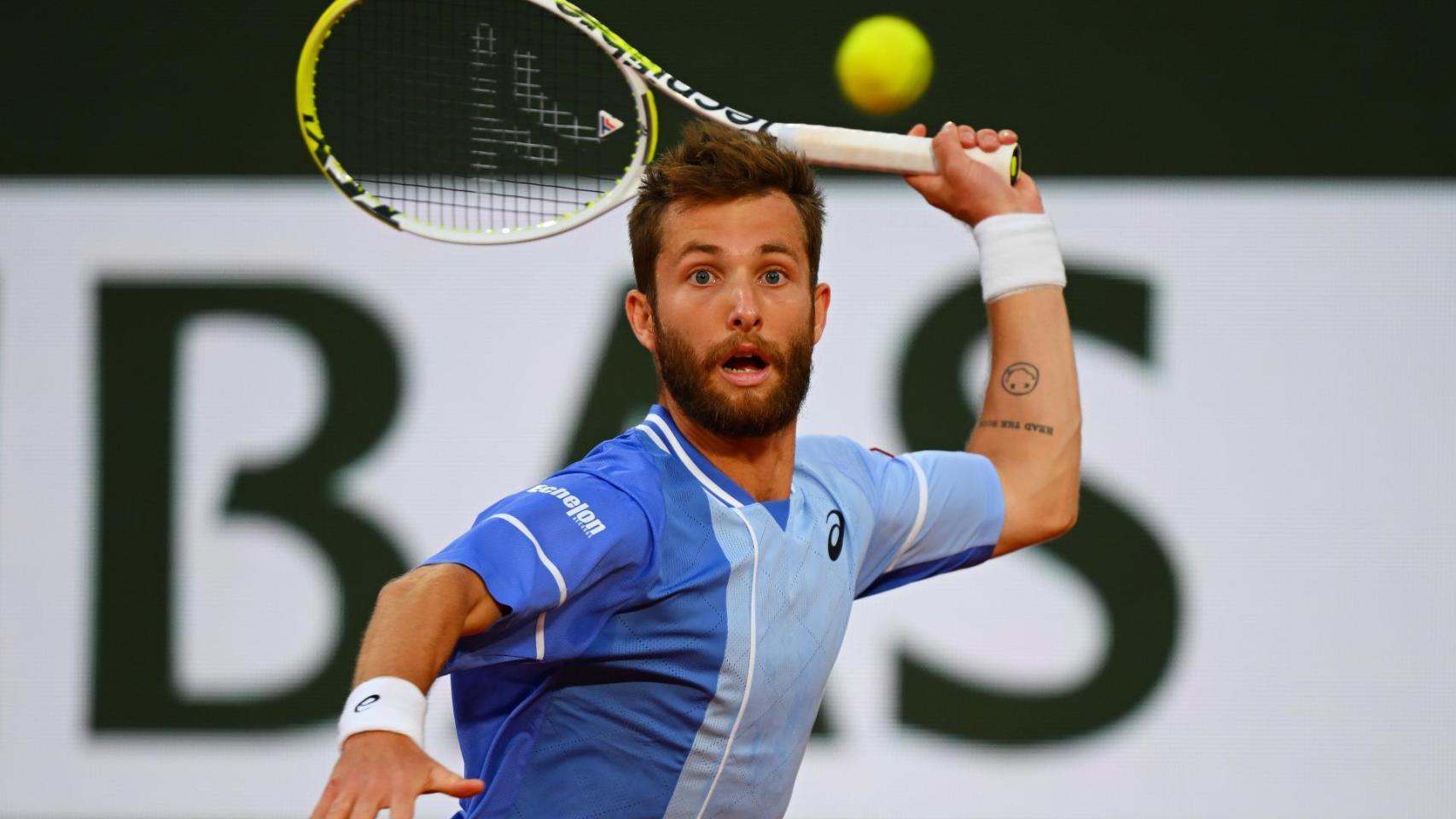 Corentin Moutet da la nota en su debut en el Mutua Madrid Open: rompe la raqueta y se retira ...