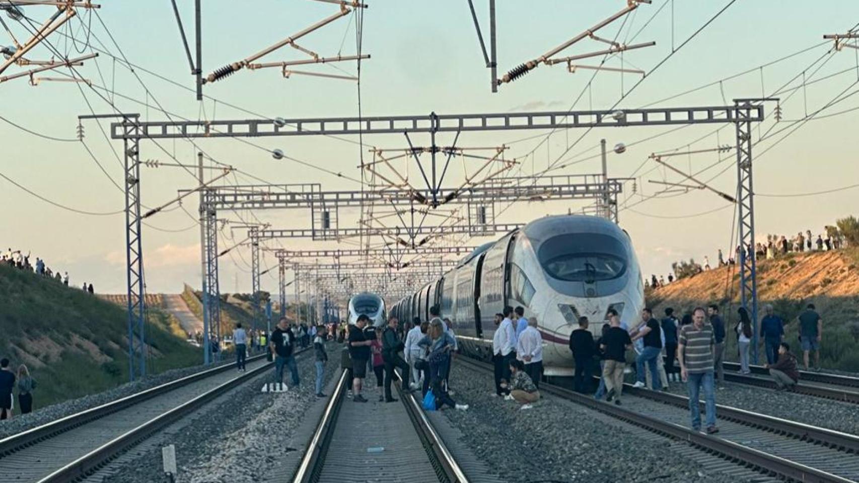 Interrumpida la circulación de trenes de alta velocidad entre Madrid y Barcelona por un incendio ...