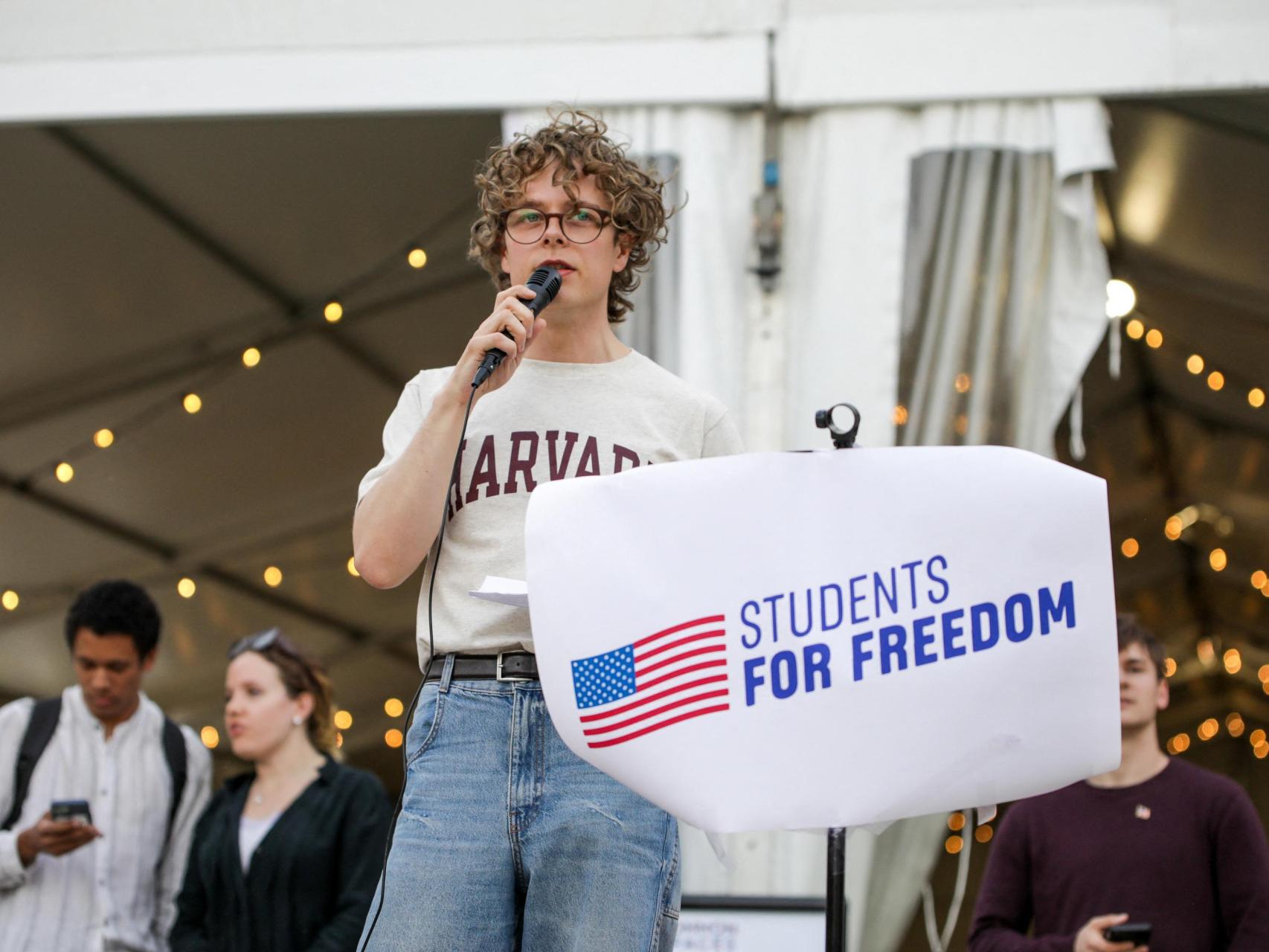 Harvard no resiste porque quiere sino porque puede: tiene un colchón de ...