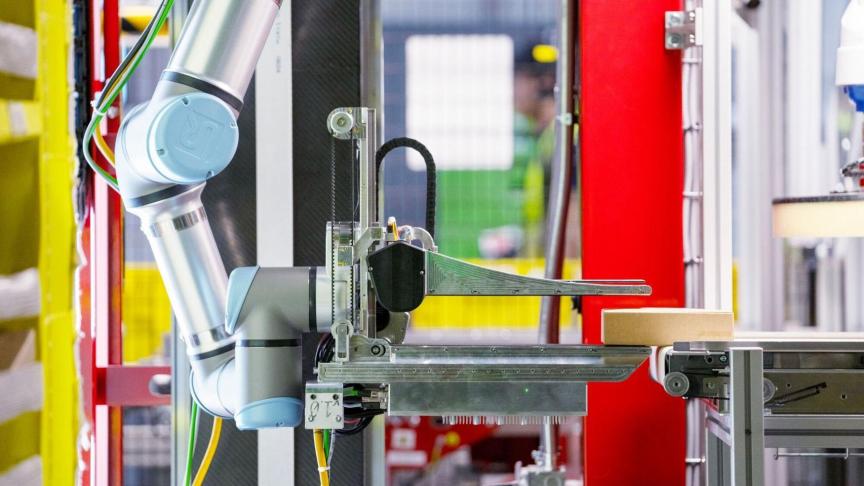 Así es Vulcan, el robot de Amazon capaz de sentir como un humano que trabaja en sus centros de ...