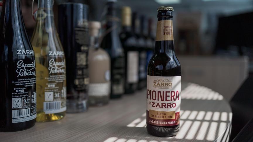 Zarro, la fábrica madrileña que hace crema y cerveza de vermut ...