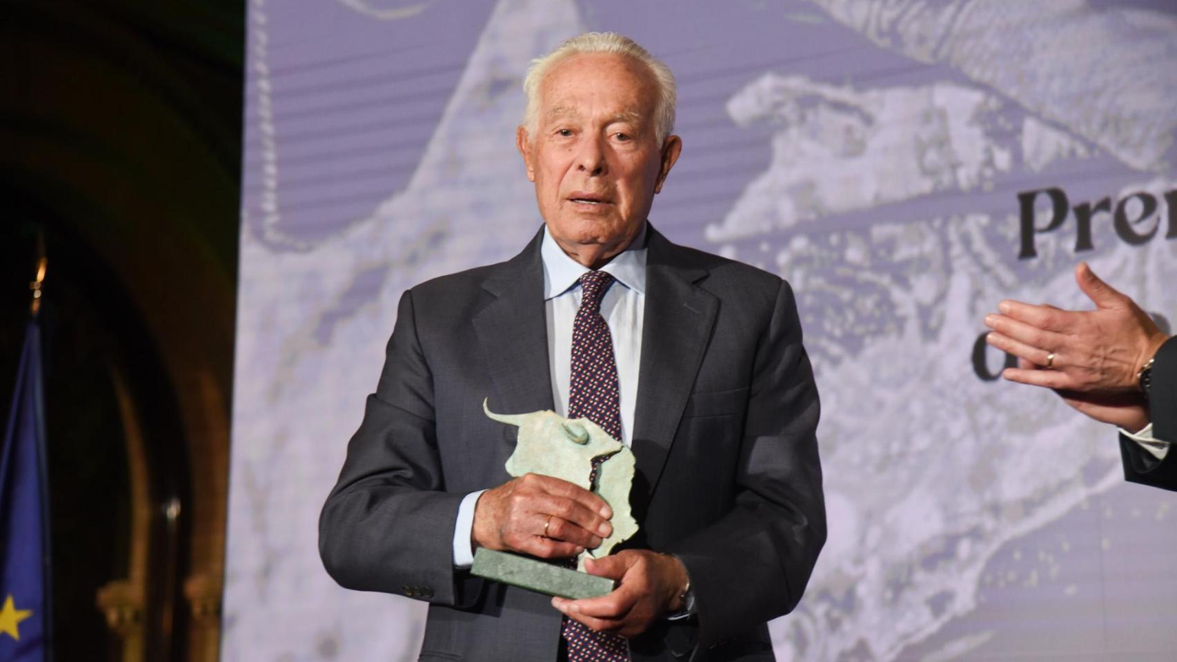 Primeras palabras de Carmen Tello tras el nuevo ingreso de Curro Romero: "El párkinson hace que ...