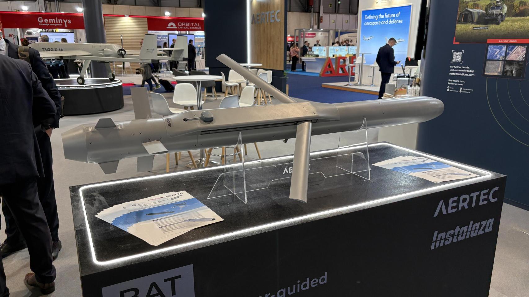 El dron español SIRTAP se arma con BAT: así es la bomba guiada por ...