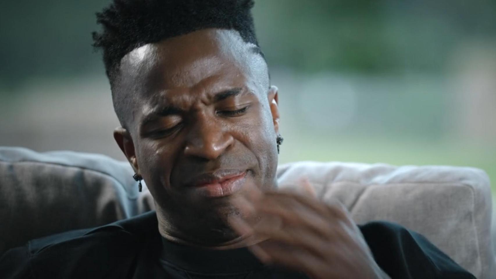 El momento en el que Vinicius rompe a llorar en su documental de ...