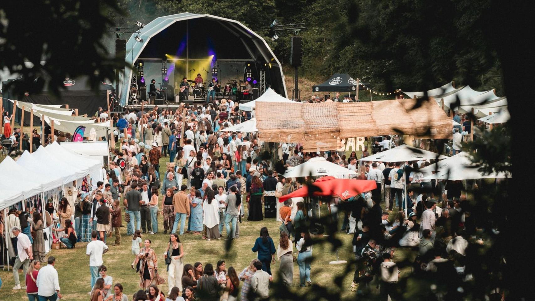 Una aldea de 200 habitantes al lado de A Coruña acogerá este verano un ...