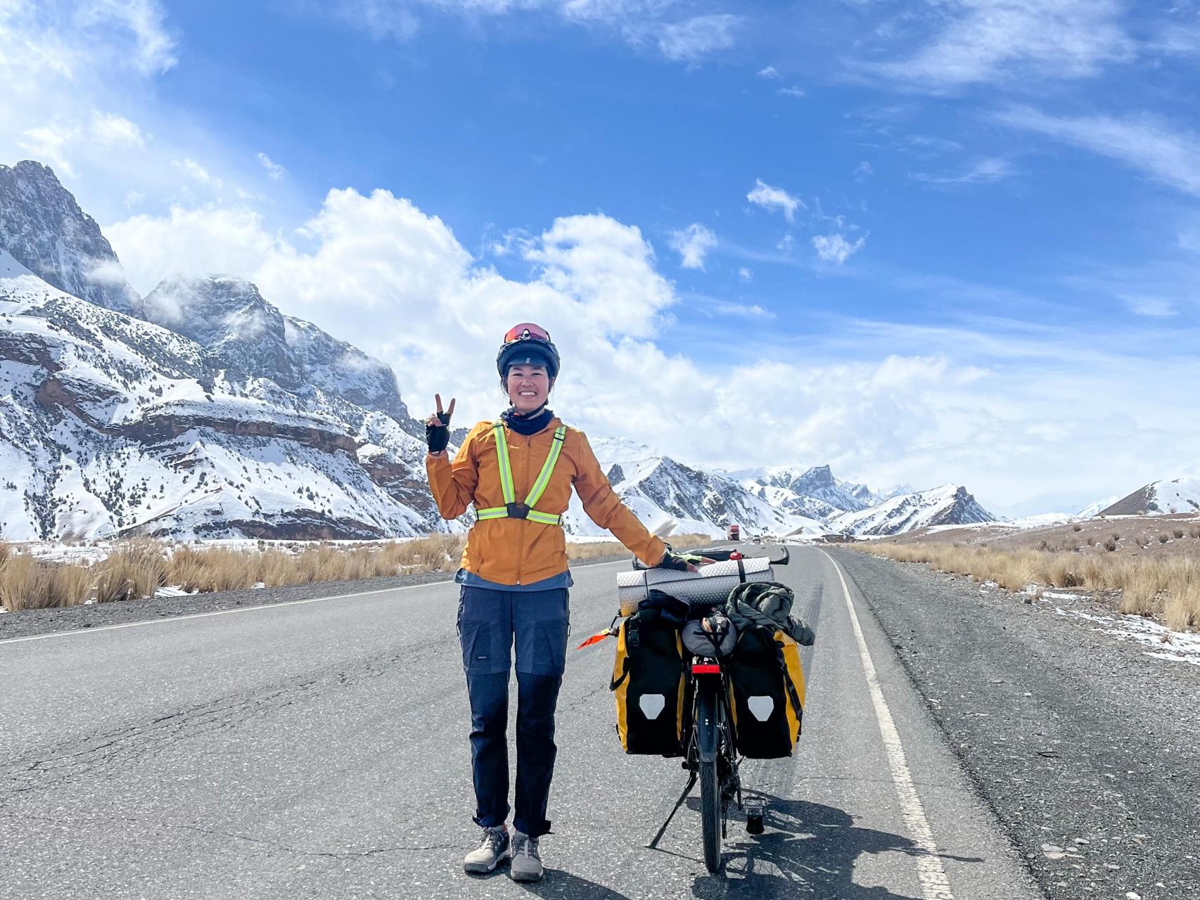 Sara Qiu, de Zaragoza hasta la China de sus ancestros en bicicleta ...
