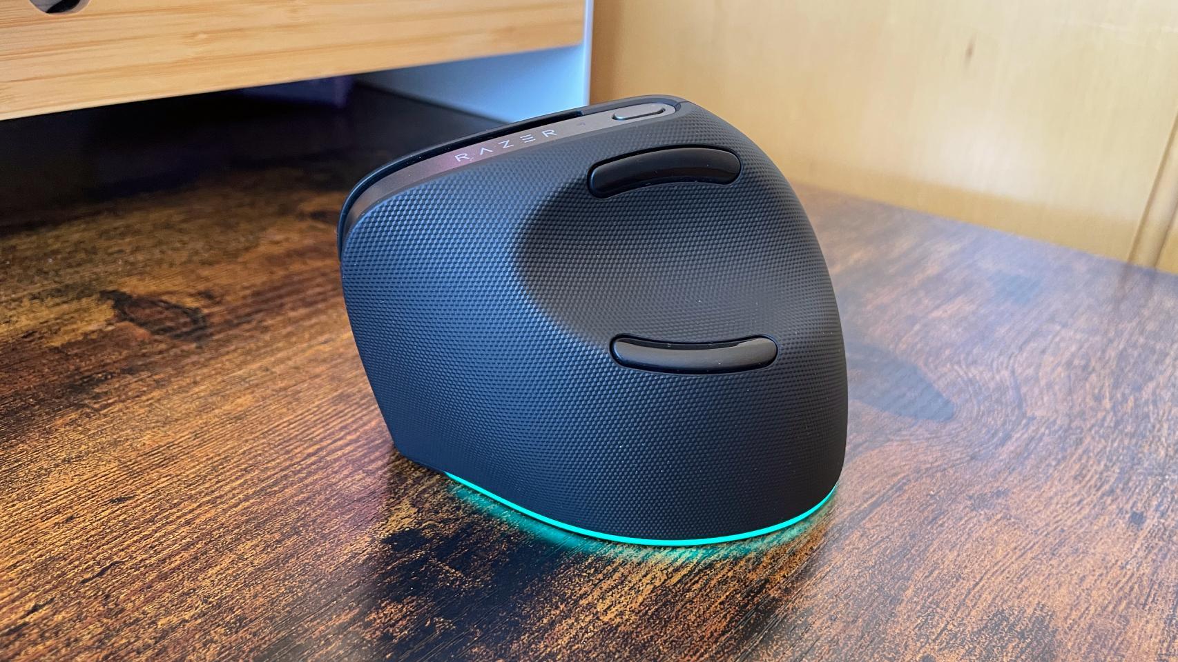 Adiós a los dolores de muñecas: probamos el primer ratón vertical ...