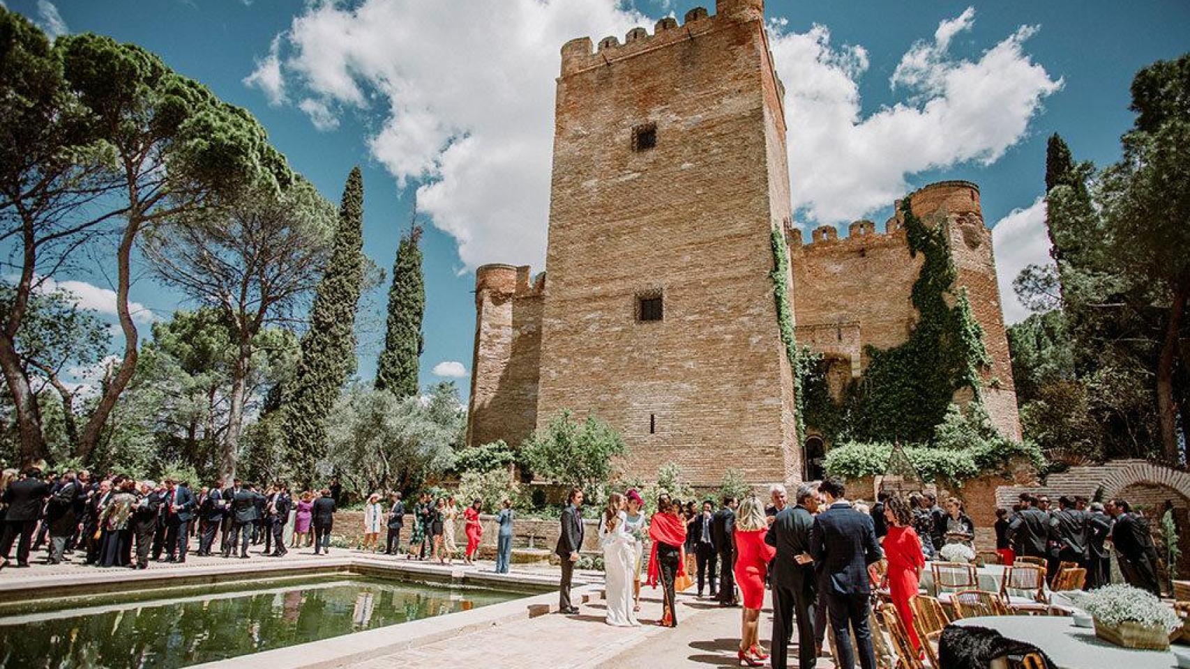 Así es el Castillo de Batres, donde celebra su boda Jaime Lorente ...