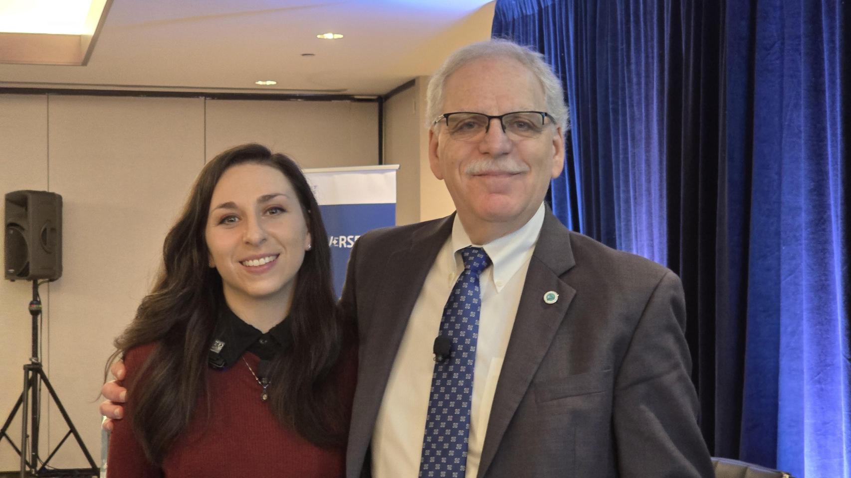 El doctor Levine salvó a su hija con un gemelo virtual de su corazón y luego ella lo salvó a él