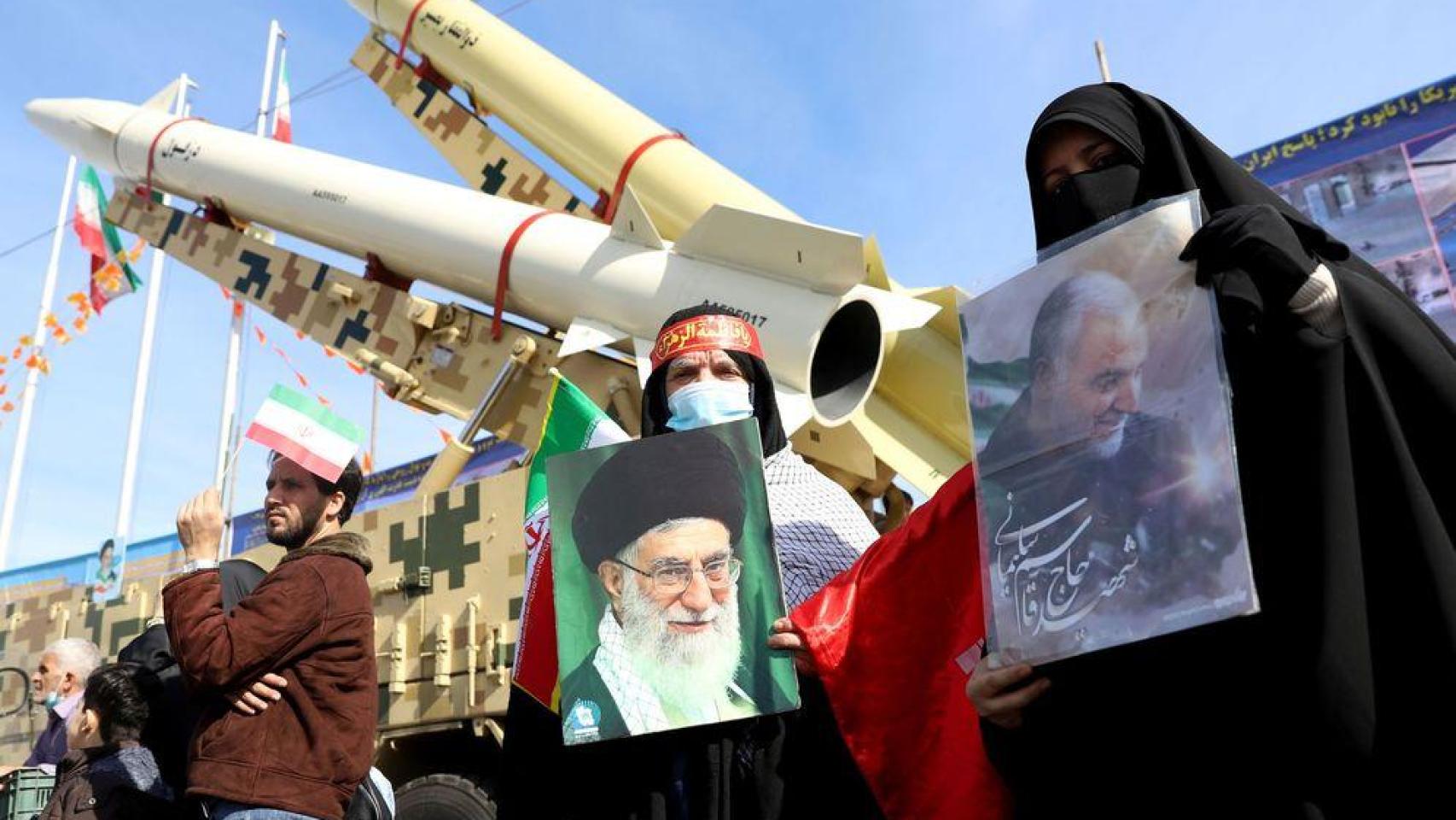 Bokep anal indo when I got to the apartment, she was decked