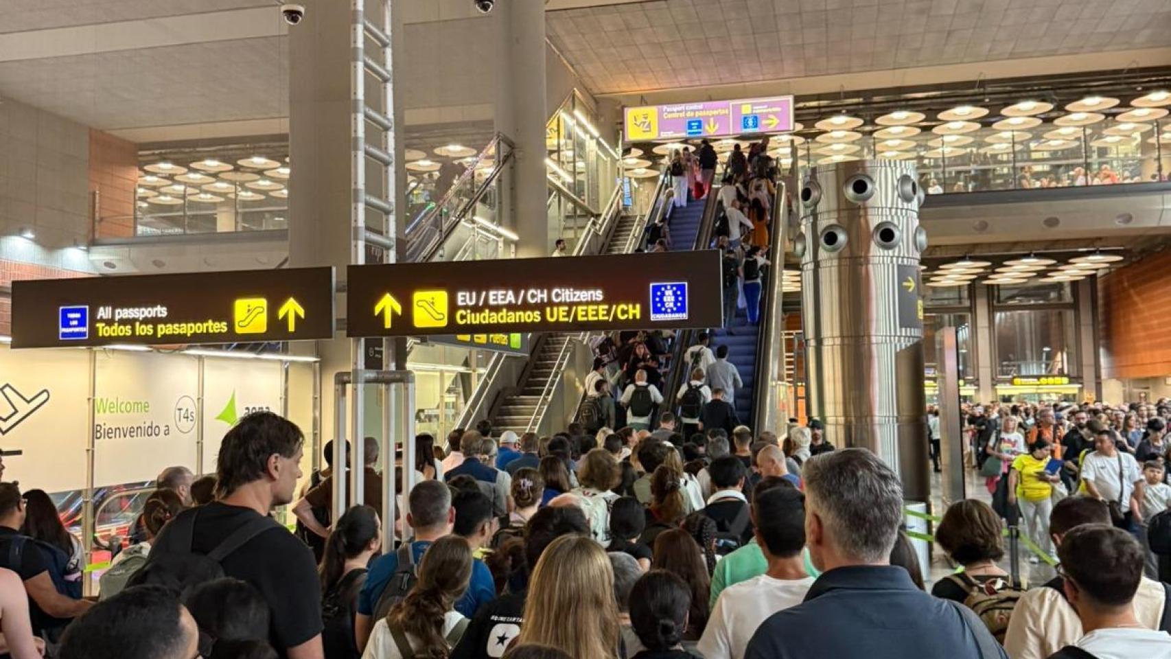 Queda atrapado en Barajas tras llegar tarde su avión y paga el retraso ...