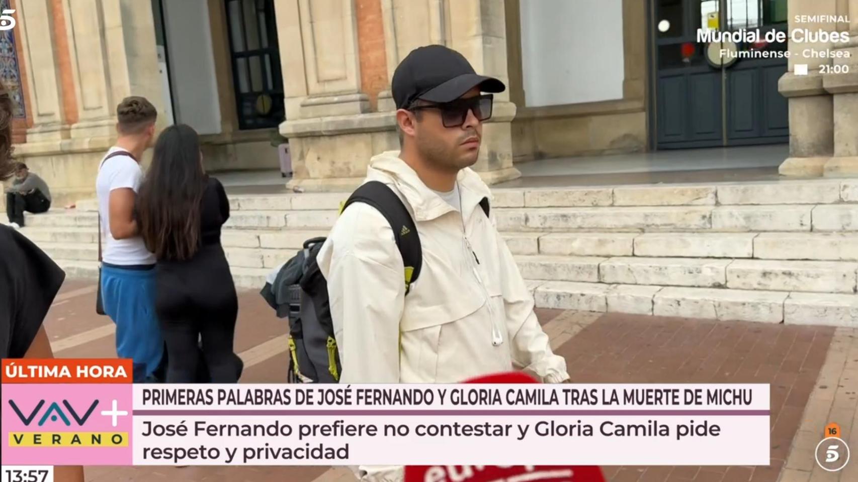 José Fernando Ortega, arropado por Gloria Camila, llega a Arcos de la Frontera para dar el ...