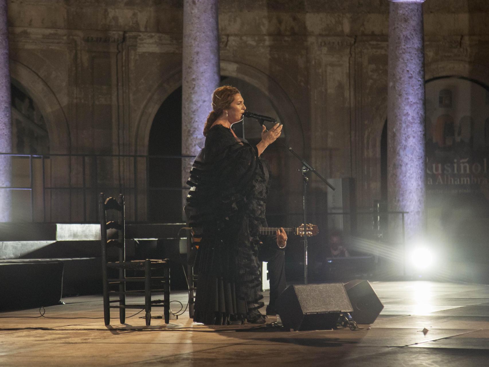 El poder femenino toma La Alhambra en una noche de orgullo, cultura y ...