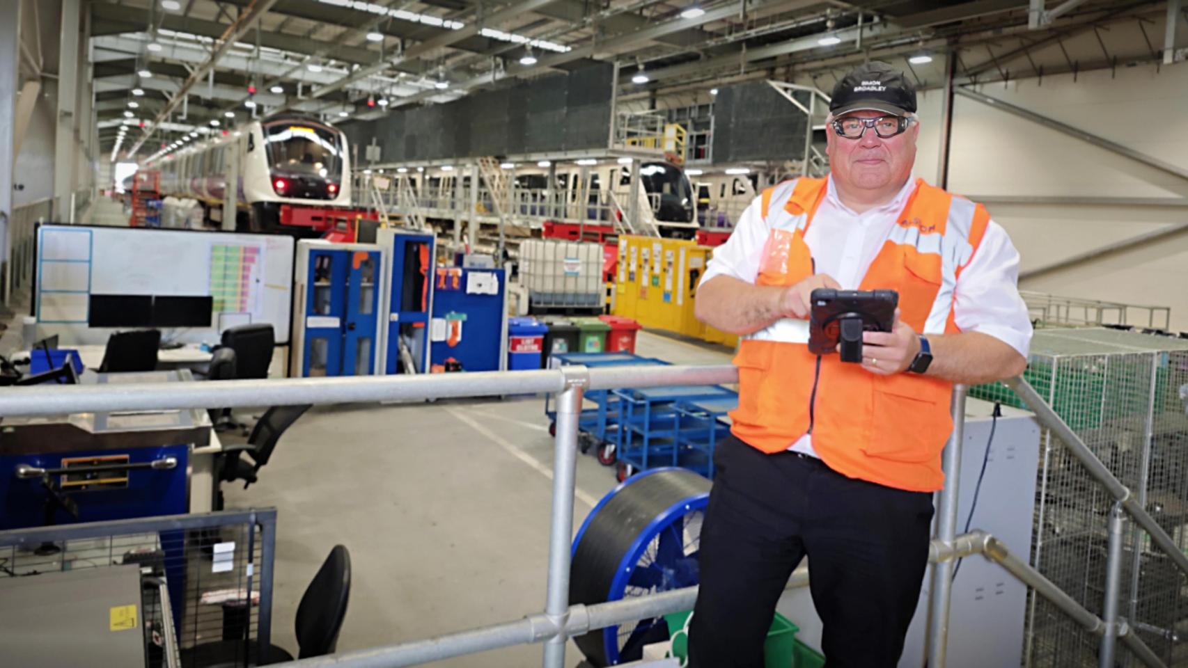 Dentro del taller que mantiene con vida la Elizabeth Line: así es el ...